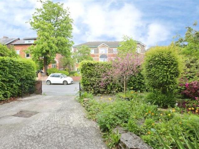 3 bedroom detached house for sale in Derby Road, Heaton Moor, Stockport, SK4