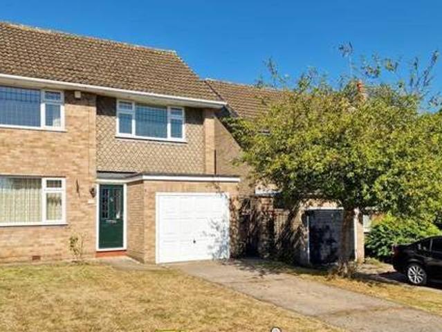 3 bedroom detached house for sale in Dryleaze WottonUnderEdge GL12