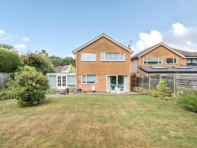 3 bedroom detached house for sale in Drayton Avenue, Orpington, BR6