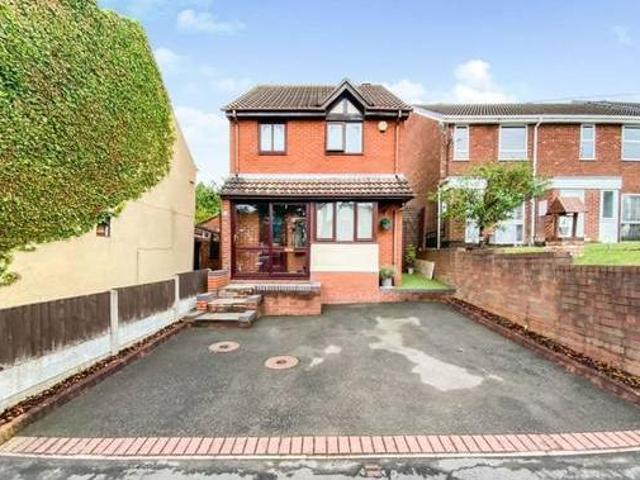 3 bedroom detached house for sale in Dudley Road Rowley Regis B65