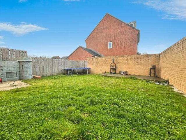 3 bedroom detached house for sale in Dunblane Crescent, West Denton, Newcastle upon Tyne, NE5