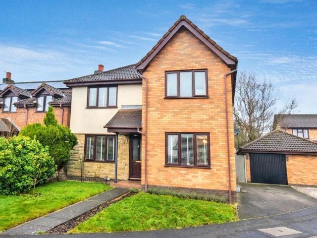 3 bedroom detached house for sale in Dunsmore Drive, Oakwood, Derby, DE21