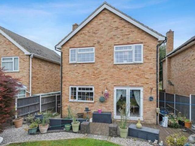 3 Bedroom Detached House For Sale In Dunstable