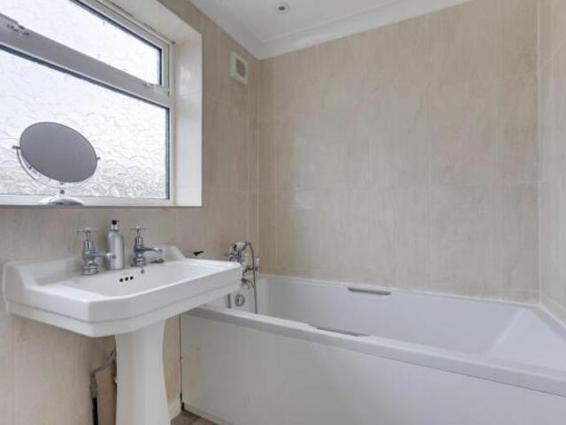 3 bedroom detached house for sale in Dunvegan Drive, Nottingham, NG5