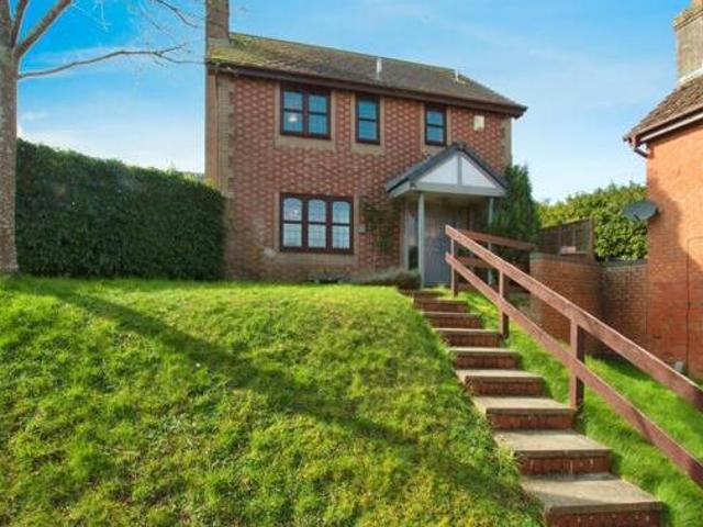 3 Bedroom Detached House For Sale In Durrington