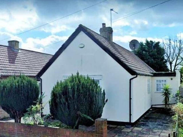 3 Bedroom Detached House For Sale In Enfield