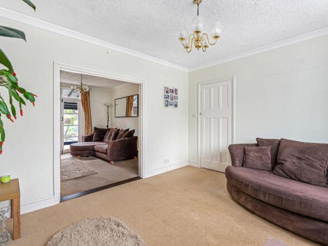 3 bedroom detached house for sale in Eaton Avenue, Bletchley, Milton Keynes, MK2