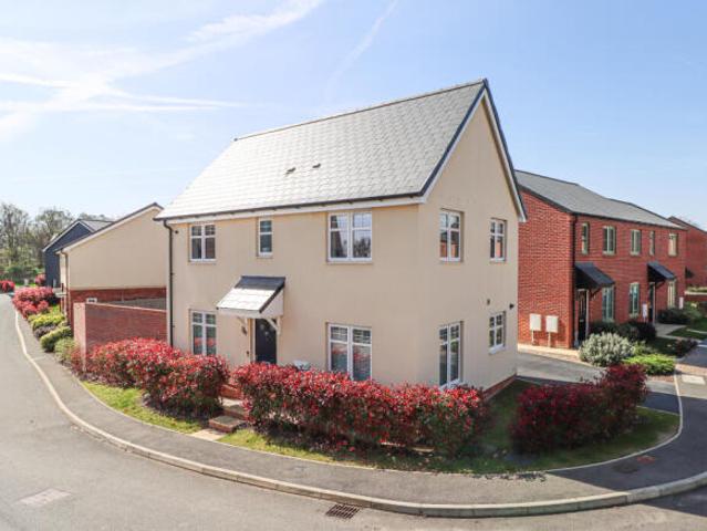 3 bedroom detached house for sale in Eagle Way, St Albans, AL4