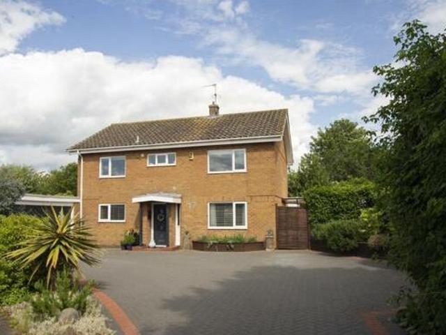 3 Bedroom Detached House For Sale In East Carlton
