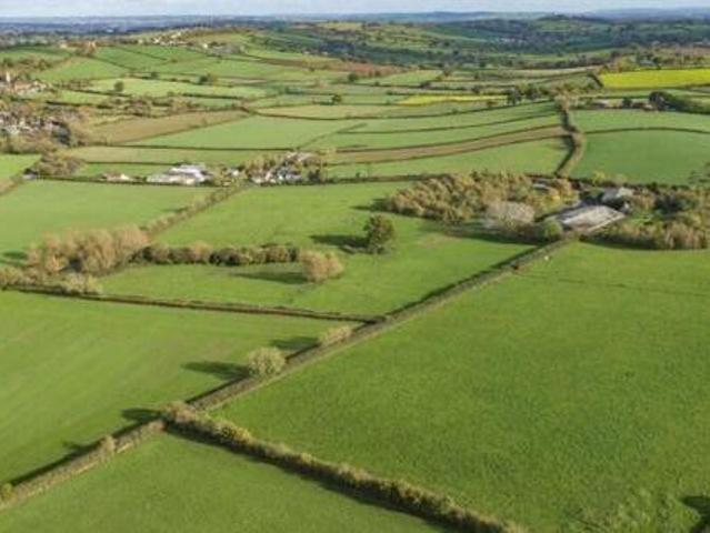3 Bedroom Detached House For Sale In East Chinnock, Crewkerne