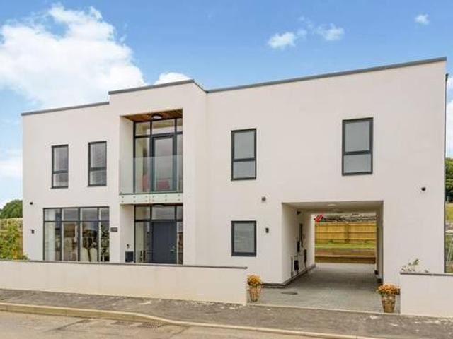 3 bedroom detached house for sale in East Circular Road Graven Hill Bicester OX25