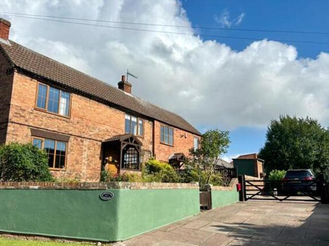 3 Bedroom Detached House For Sale In East Markham, Newark