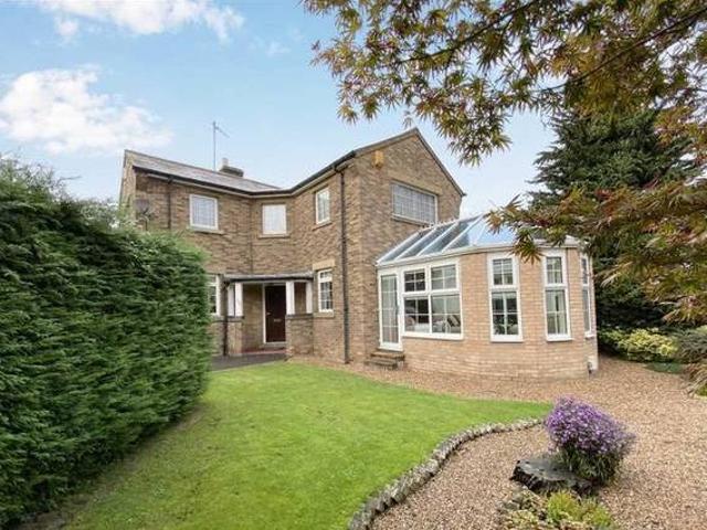 3 bedroom detached house for sale in Eastgate Sleaford NG34