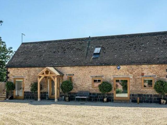 3 Bedroom Detached House For Sale In Eastington, Stonehouse