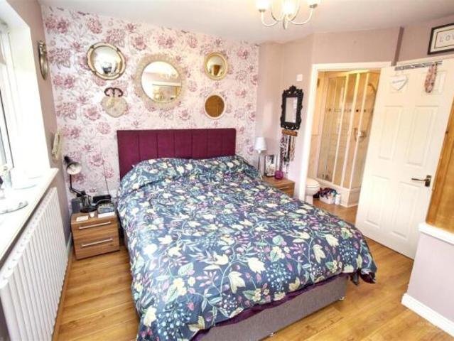 3 bedroom detached house for sale in Edenham Crescent, Reading, RG1