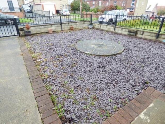 3 bedroom detached house for sale in Eightlands Lane, Leeds, West Yorkshire, LS13