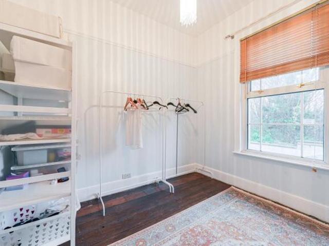 3 bedroom detached house for sale in Eltham Green, London, SE9