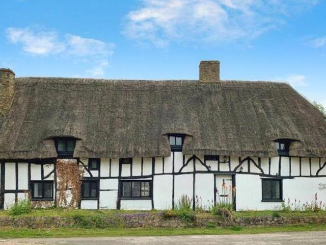 3 Bedroom Detached House For Sale In Ellington