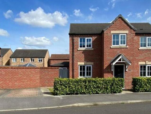 3 Bedroom Detached House For Sale In Elloughton, East Riding Of Yorkshire