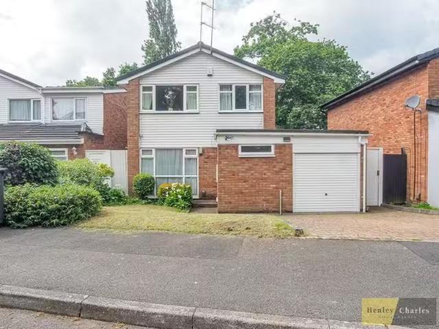 3 bedroom detached house for sale in Elmbank Grove, Handswort.