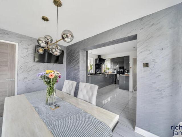 3 bedroom detached house for sale in Elmore, Eldene, Swindon, SN3