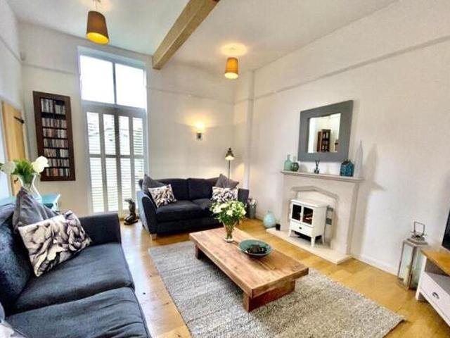 3 Bedroom Detached House For Sale In Elms Court