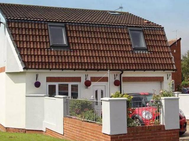 3 bedroom detached house for sale in Elsdon Avenue Seaton Delaval NE25 NE25
