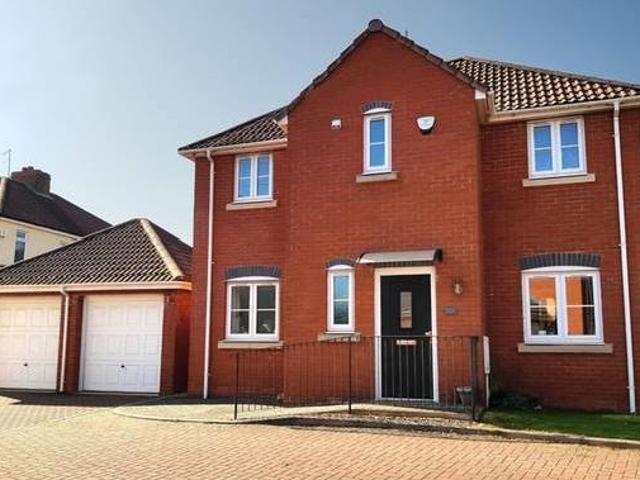 3 bedroom detached house for sale in Ernest Court Filton BS7 BS7