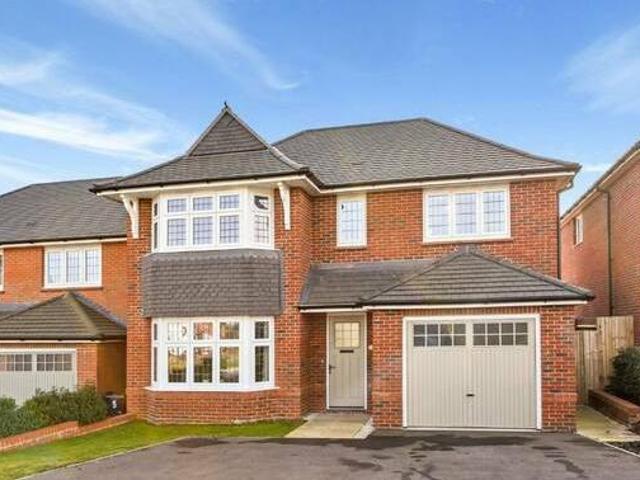 3 bedroom detached house for sale in Ernest Road Alton Hampshire GU34