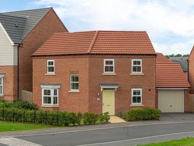 3 bedroom detached house for sale in Foxglove Way Cotgrave Nottingham NG12