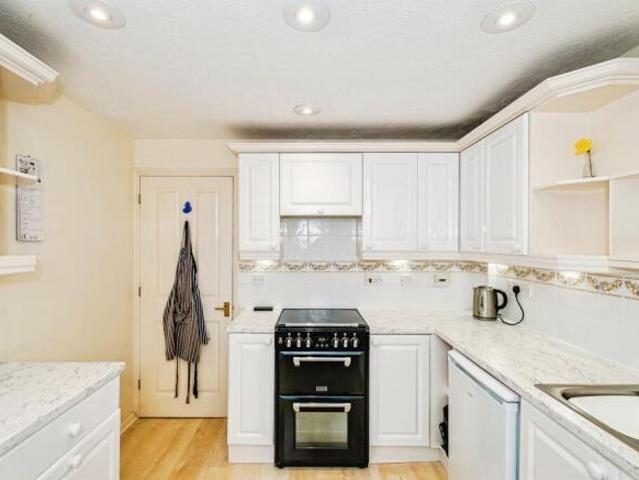 3 bedroom detached house for sale in Foxglove Walk, Worthing, BN13