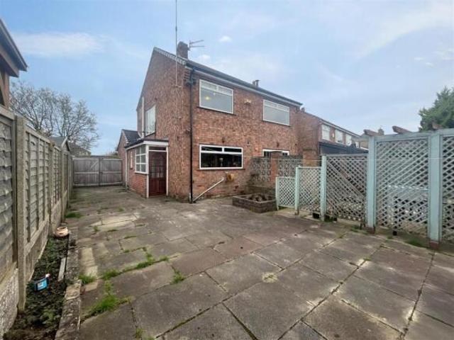 3 bedroom detached house for sale in Fawborough Road, Manchester, M23