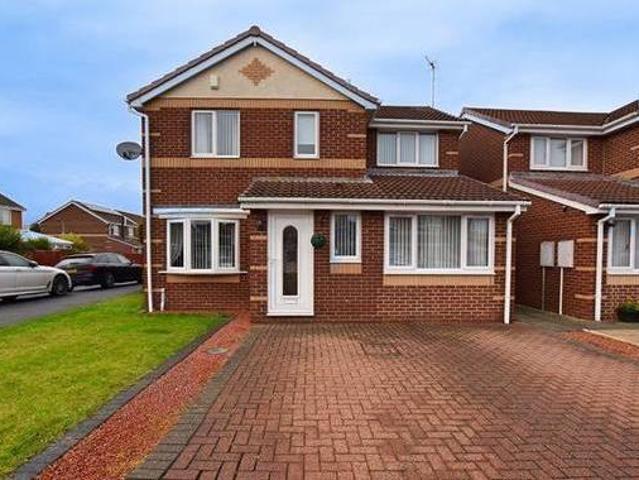 3 bedroom detached house for sale in Fairfield Avenue Blyth NE24