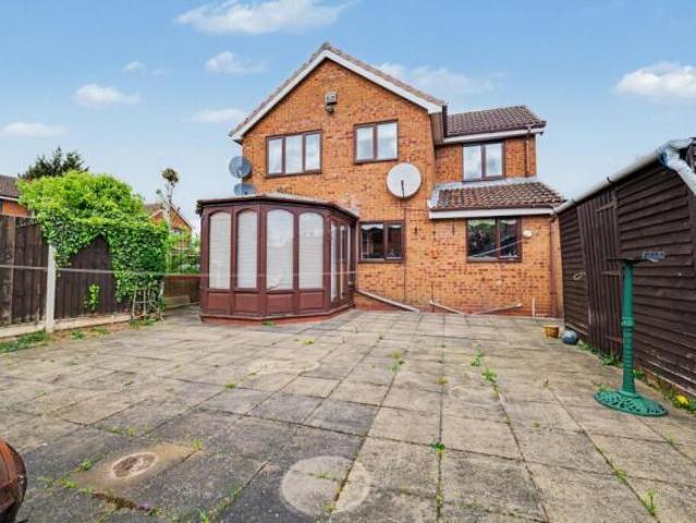 3 bedroom detached house for sale in Farlow Close, Coventry, CV6