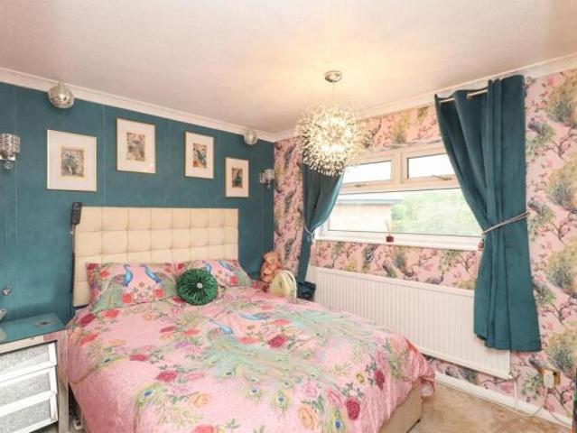 3 bedroom detached house for sale in Farm Fields Close, Waterthorpe, S20