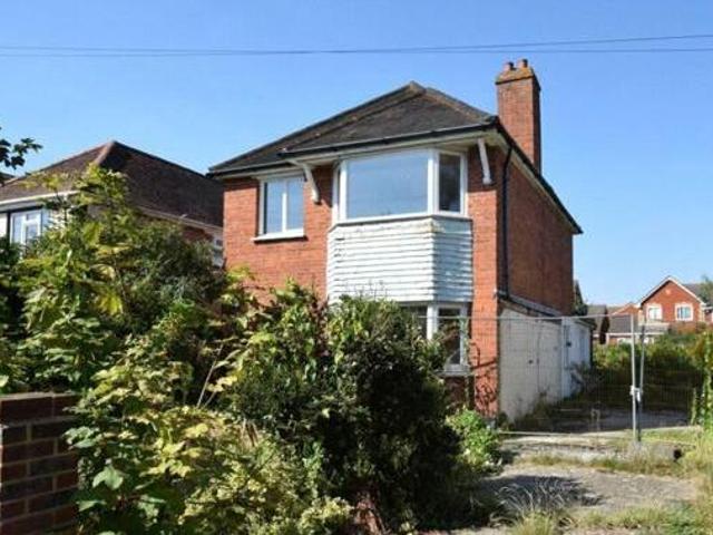 3 Bedroom Detached House For Sale In Farnborough, Hampshire