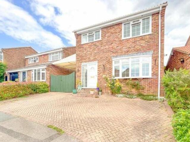 3 Bedroom Detached House For Sale In Farnham