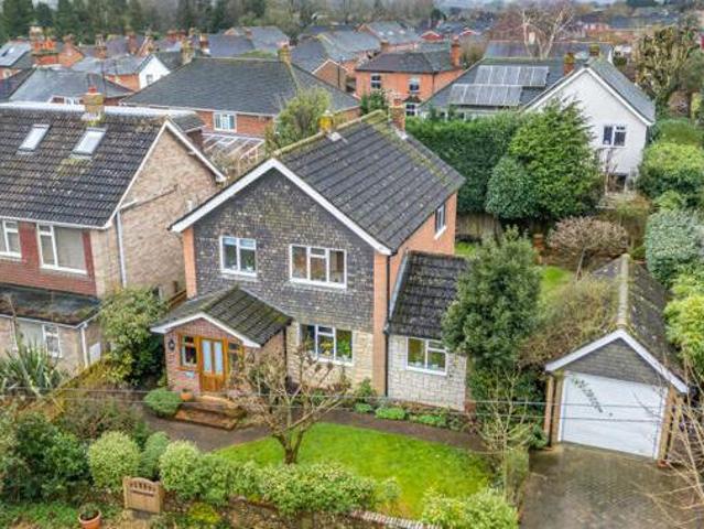 3 Bedroom Detached House For Sale In Farnham