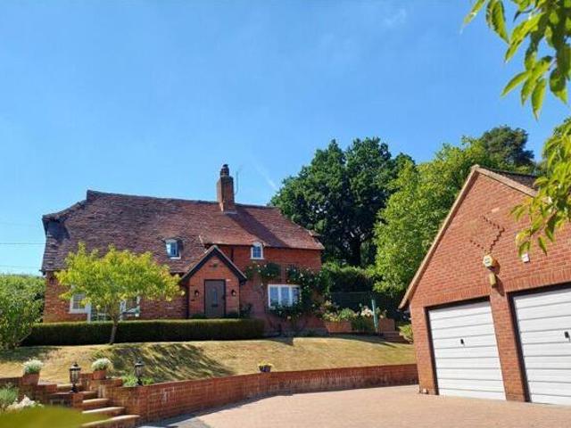 3 Bedroom Detached House For Sale In Farnham