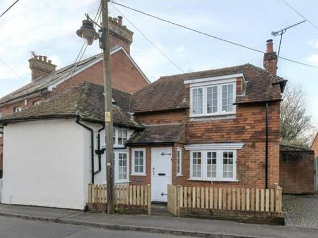 3 Bedroom Detached House For Sale In Farnham, Hampshire