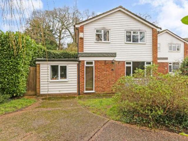 3 Bedroom Detached House For Sale In Farnham, Surrey