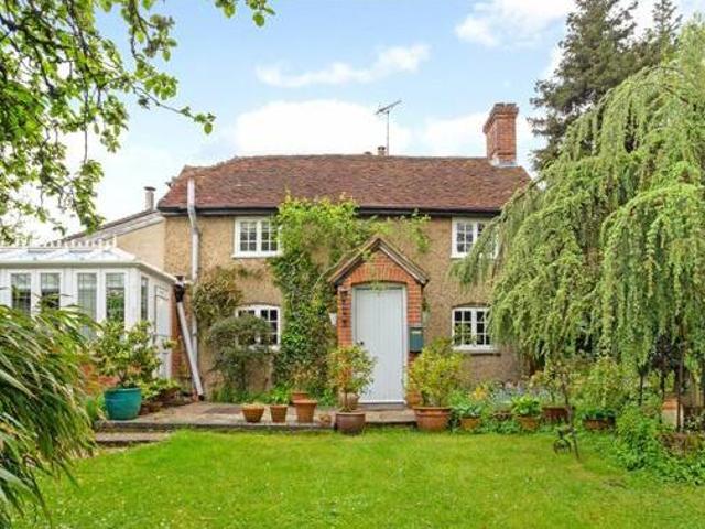 3 Bedroom Detached House For Sale In Farnham, Surrey