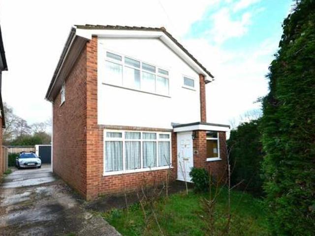 3 Bedroom Detached House For Sale In Farnham, Surrey