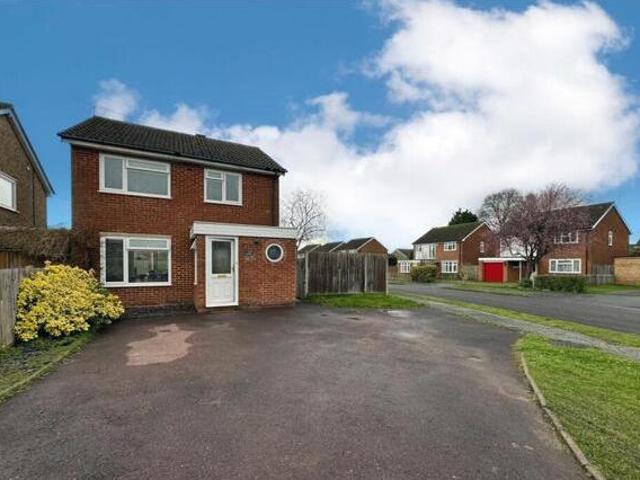 3 Bedroom Detached House For Sale In Farnham, Surrey
