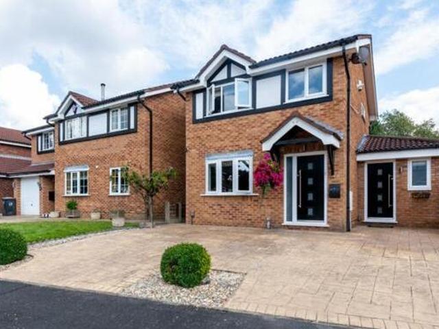 3 Bedroom Detached House For Sale In Fearnhead, Warrington