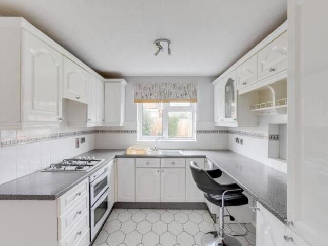 3 bedroom detached house for sale in Fearnleigh Drive, Nottingham, NG6