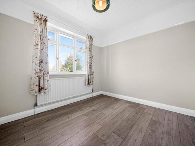 3 bedroom detached house for sale in Felixstowe Road, Ipswich, IP3