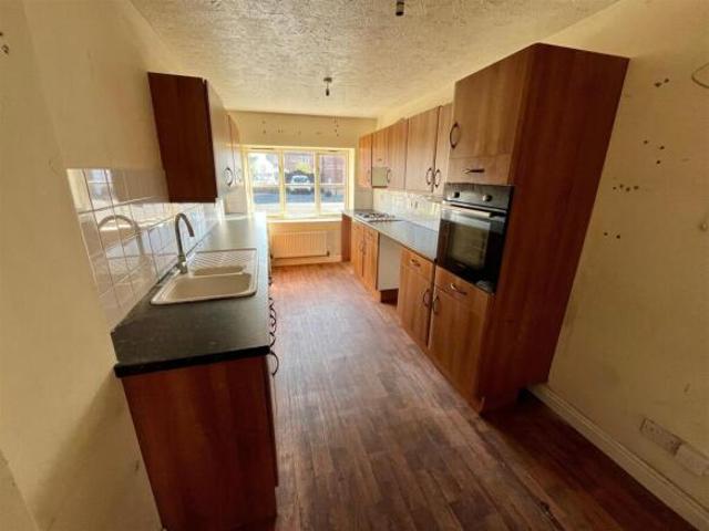 3 bedroom detached house for sale in Ferry Meadows Park, Kingswood, Hull, HU7