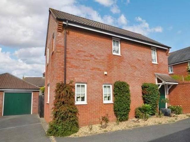 3 bedroom detached house for sale in Field Close Sturminster Newton DT10
