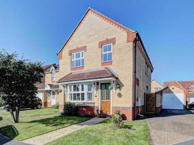 3 bedroom detached house for sale in Field End Witchford CB6